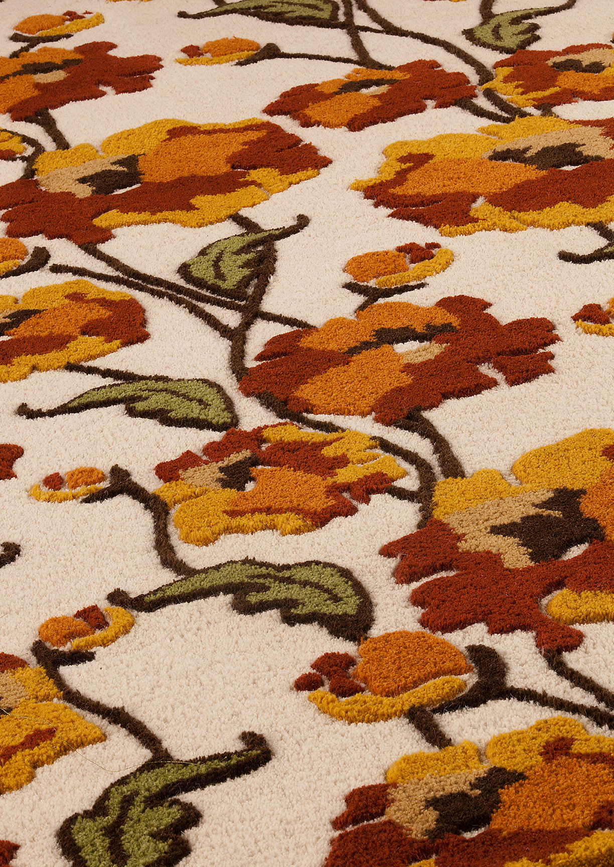 Hand-Tufted Floral Milano Fiore White/Rust Area Rug Carpet